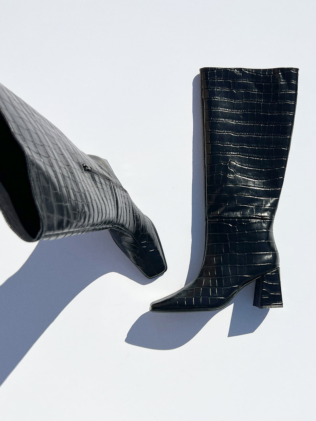 Intentionally Blank – Lisa Says Gah