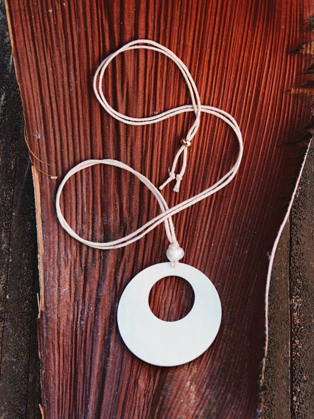 Kailani Circle Shell Necklace - Pearl – Lisa Says Gah